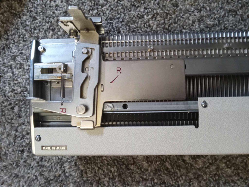 Brother KR586 ribbing attachment – Knitting Machine Encyclopedia
